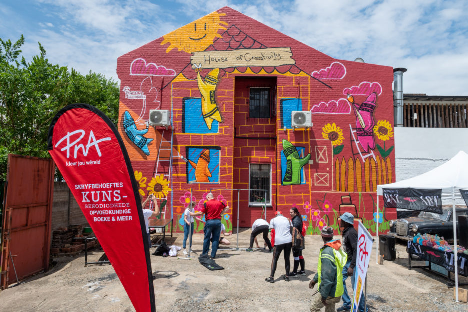 PNA paints a House of Creativity Mural in the Maboneng Precinct ...