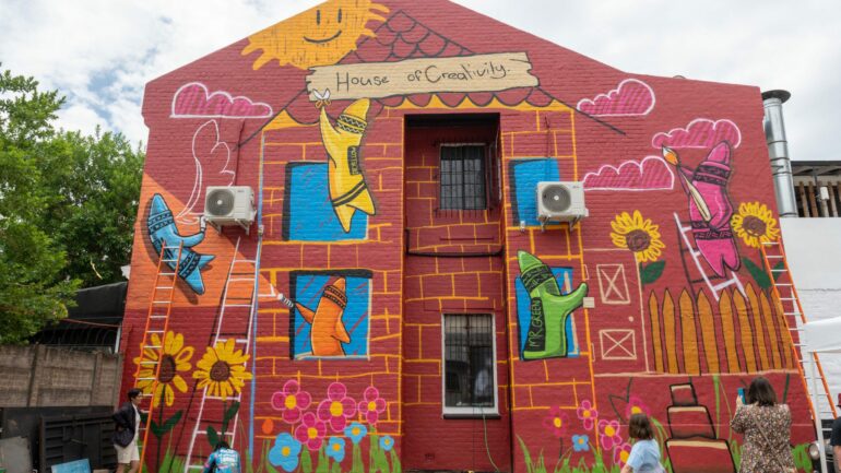 PNA paints a House of Creativity Mural in the Maboneng Precinct ...